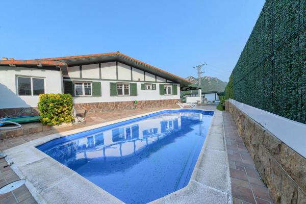 Chalet Con Piscina Privada En Playa De Sonabia - Castro Urdiales