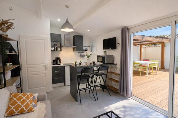 Bastidon Provençal - Patio Privé, Piscine - Charme - Fontvieille