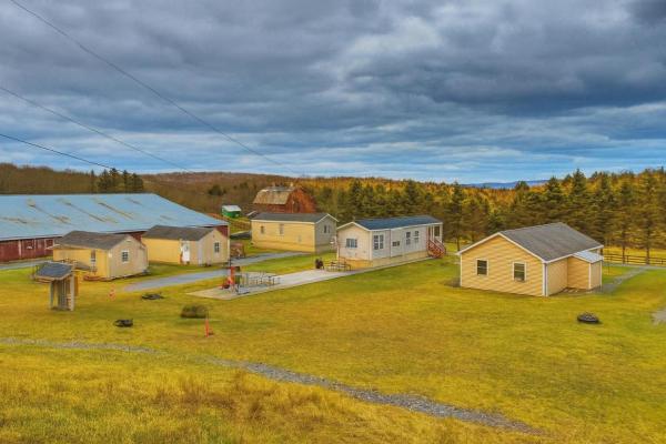 Cottage Complex 8 Bedroom At Equestrian House - Pennsylvania