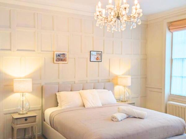 West Pallant Georgian Townhouse In City Centre With Courtyards, Bbq & Log Burners - Dogs Welcome! Chichester Holiday Properties - Chichester