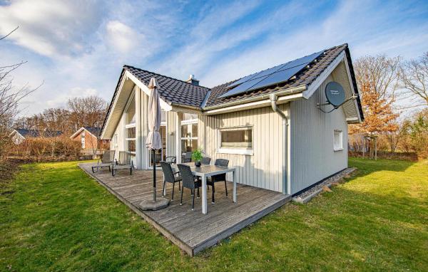 Nice Home In Krems Iiwarderbrück With Sauna - Bad Segeberg