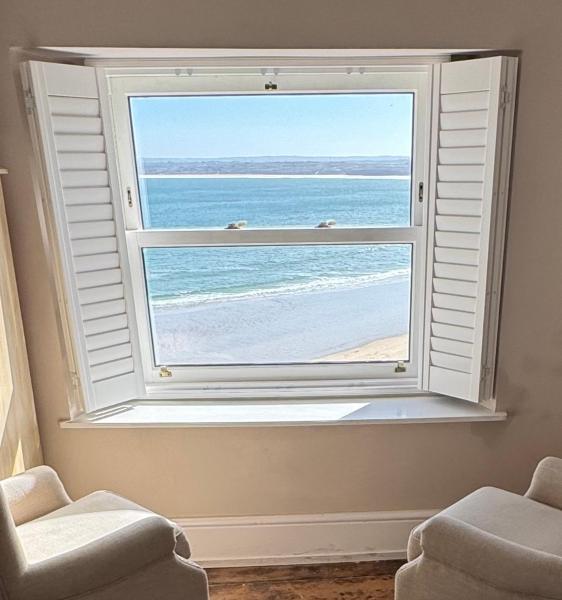 Minster Panorama & Minster Vista - - A Stunning Georgian House & Seperate Private Cottage That Connect If Both Required - - Beautiful Beachfront Views - - Private Parking - - Refurbished March 2026 - - Book Today!! - Carbis Bay