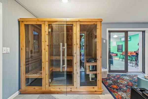 5br Natural Retreat Wgameroommovie Theaterhot Tubsauna - Tannersville, PA