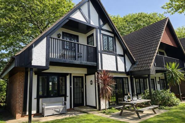 Luxury Woodland Retreat With Pool - Hayle