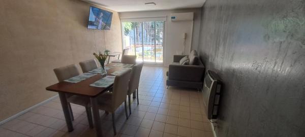 Departamento En La Ciudad De Mendoza Frente Al Parque Central Con Terraza Y Vistas - Mendoza