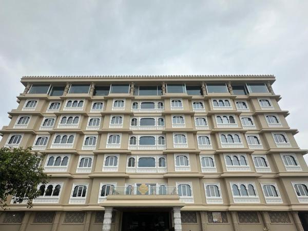 Sarju Palace - Valsad