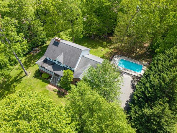 Spacious 7br Luxury Home | Pool | Hot Tub | Game Room | 15 Minutes To Asheville - Asheville, NC