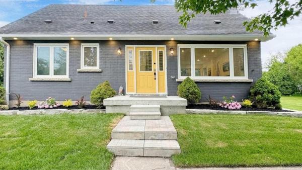 Sharon Manor - Bradford, ON, Canada