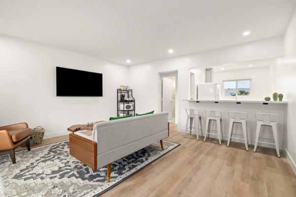 Spacious Apt W/1br - City Center - Pasadena, CA