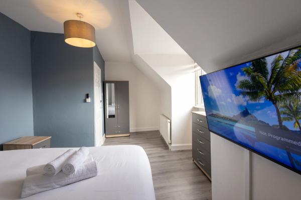 Large 4-bedrooms Corporate Flat, Free Parking - Amazing Location - St Albans