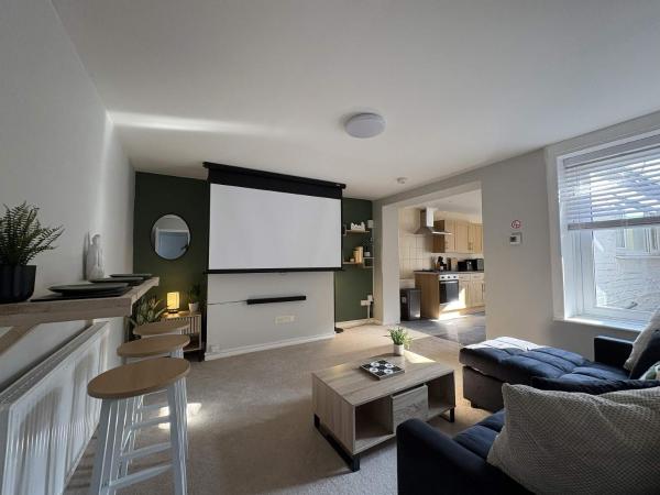 Central Margate Cinema Retreat With Spacious Garden - Westgate-on-Sea
