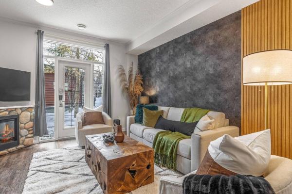 Mountain Chic 2br Family Escape Hot Tub And Pool - Canmore