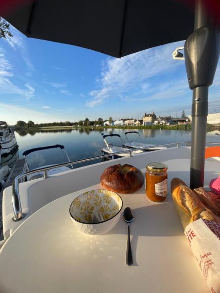Iris, Bateau Douillet - Nevers