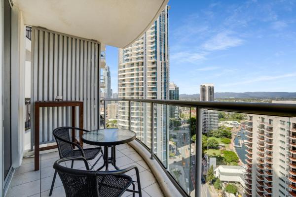 Surfers Paradise Escape - Three Pools - Gym - Parking - High Floor - Walk To Beach - Gold Coast