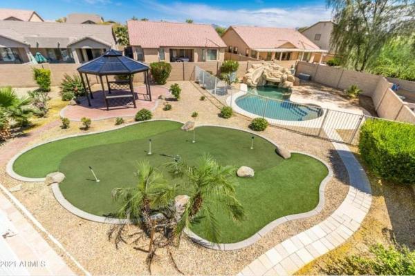 Heated Pool • Mini Golf • Huge Backyard • King Bed - Casa Grande, AZ