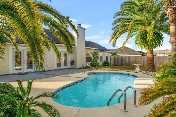 3bd-2b Tropical Island Style Home With Private Pool - Panama City, FL