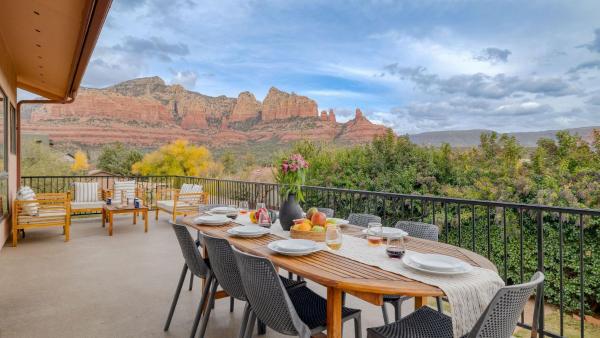 Sedona Sunrise By Avantstay Majestic Red Rocks Views~walk To Jordan Trailhead~peloton Bike~hot Tub~wifi - Sedona, AZ