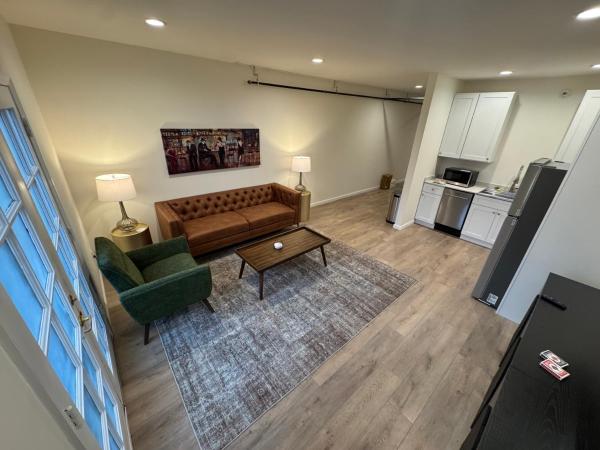 The Bourbon & Brass - Speakeasy-inspired 2bdr - Chesterfield, MO