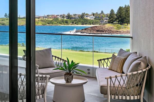 3br Coastal Escape With Ocean Views, Shared Pool & Jacuzzi, 2 Car Spaces & Walk To Surf Beach - Gerringong