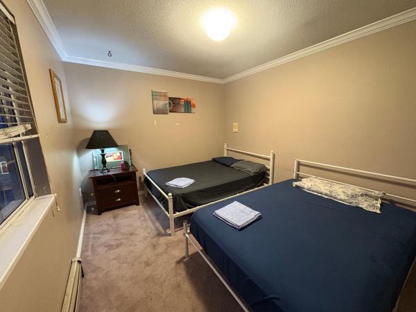 Surrey Guesthouse Near King George Blvd - Free Parking & Wi-fi - Burnaby