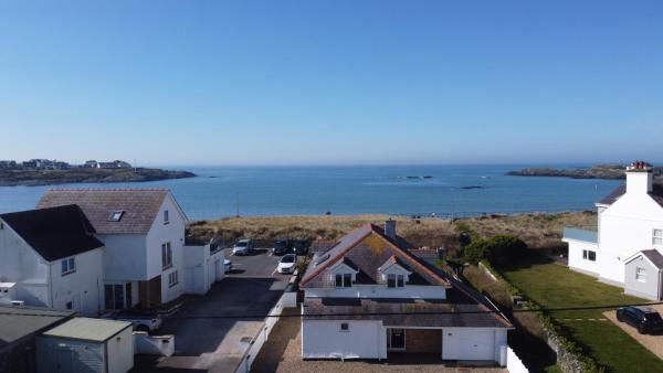 Beach Side Sea Shanty House - Holyhead