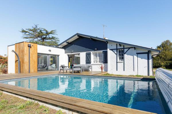 Villa Blue Pool - Welkeys - Saubion