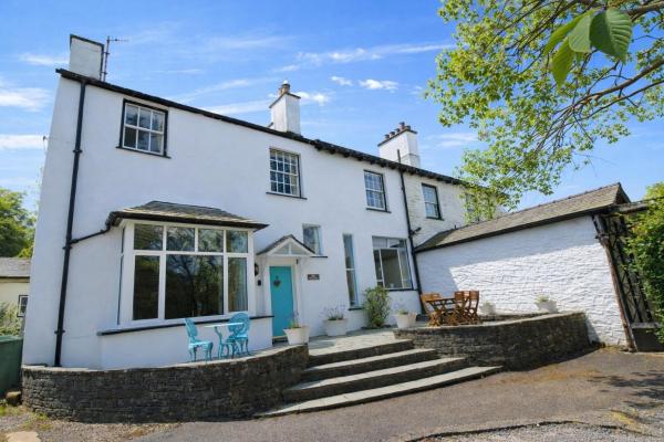 Old Belfield, Bowness-on-windermere With Lake View And Walking Distance To Shops, Bars And Restaurants - Windermere