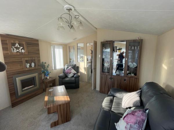 Large 6 Bed Holiday Home - Lowestoft