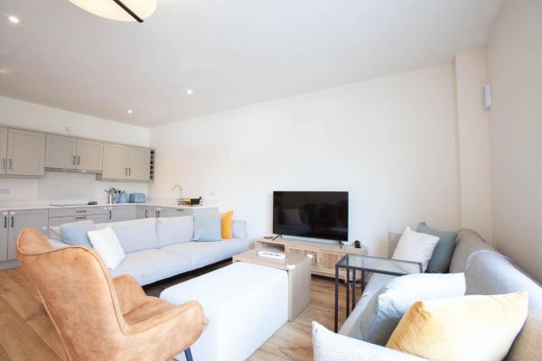 Modern 3br Split Level Home With Balcony Dublin 16 - Dublin, Ireland