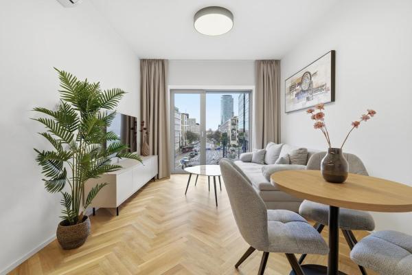 Luminous City View Apartment - Bratislava