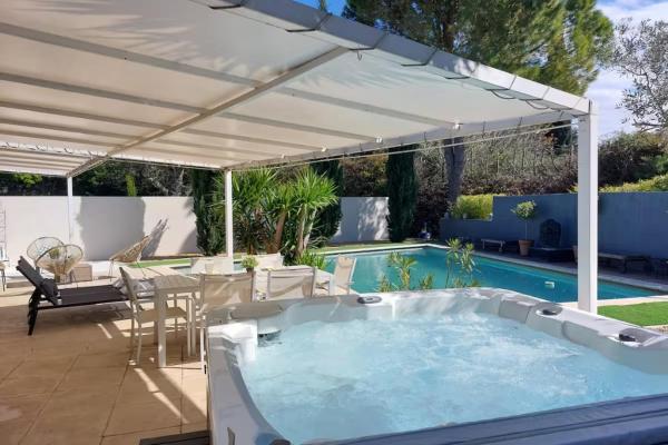 Villa Des Amoureux Avec Jacuzzi Piscine - Le Pontet