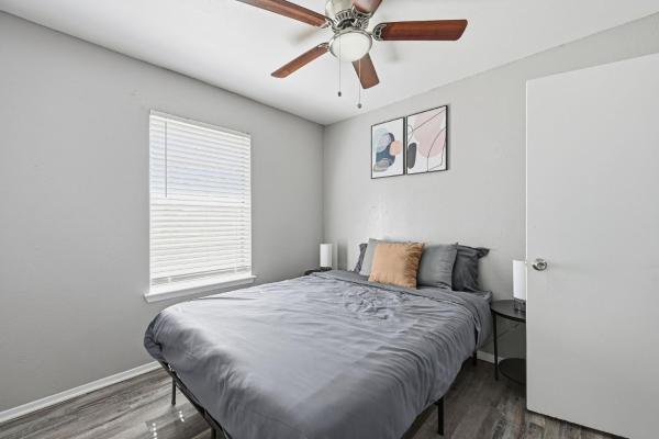 Charming 2-bedroom 1-bath With Modern Style Appeal - Denton