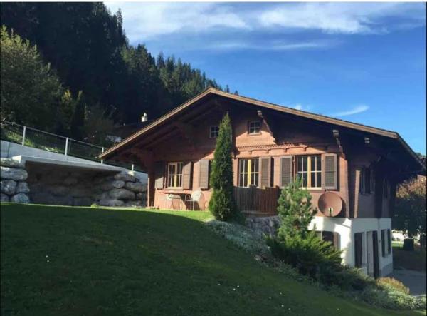 Chalet Solaria, 3 Bedrooms In Zweisimmen - Saanen