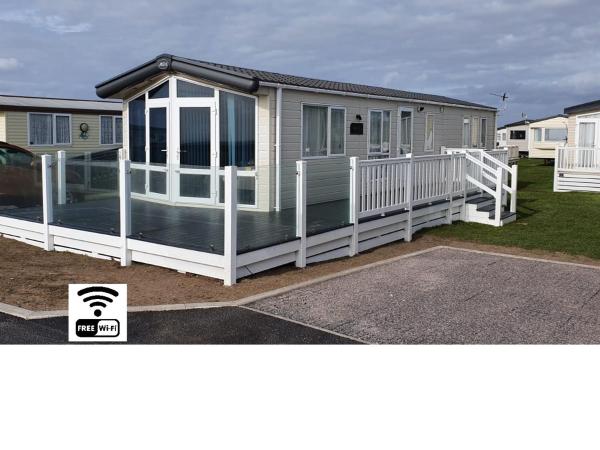 Abi Milano, West Sands Holliday Villege - Hayling Island