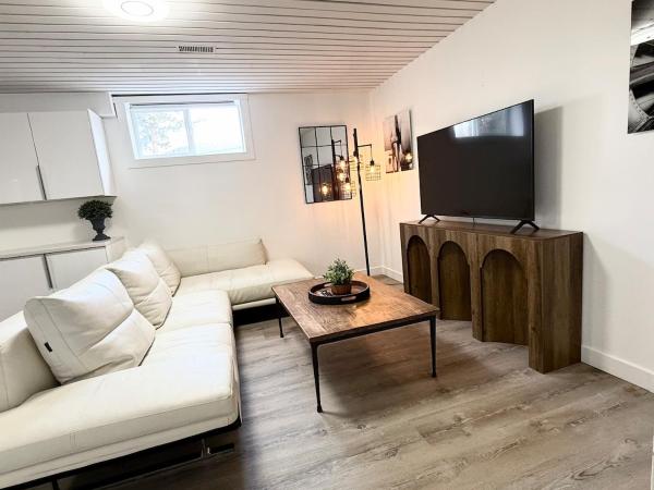 The Oak & Iron Suite - Vernon