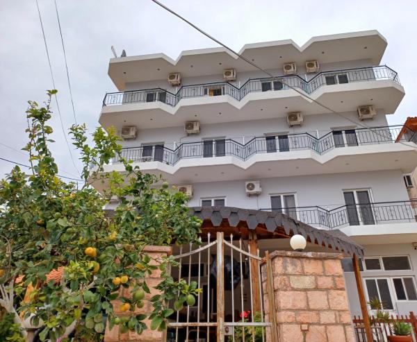 Arileo Rooms - Himarë