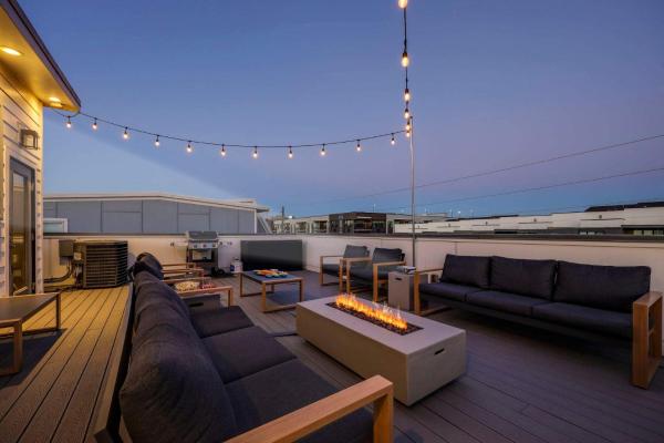 Designer Condo - The Gulch - Private Rooftop - Nashville, TN