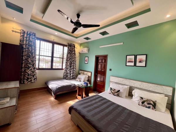 Karachi Inn - Lee, MA