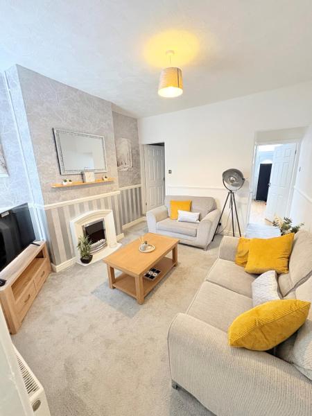 Neville House-free Parking, Families & Contractors - Stoke-on-Trent