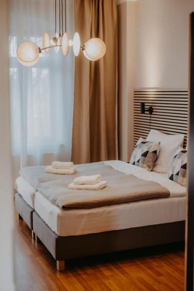 Elegant, 2 Rooms, Balcony, Kitchen - Dresden