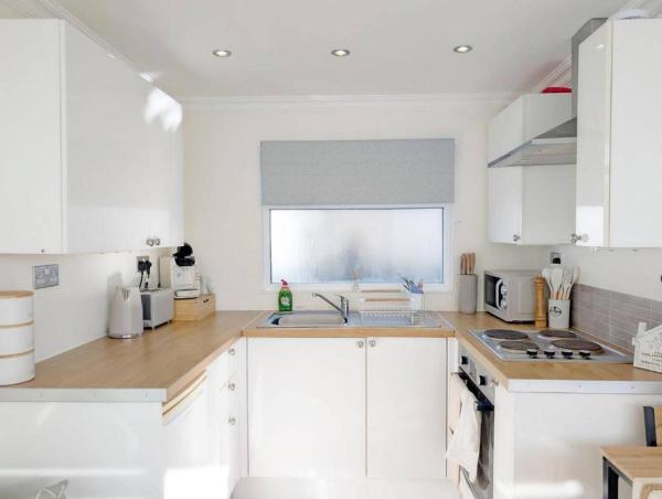 Chalet Retreat With Outdoor Pools Close To The Sea - England