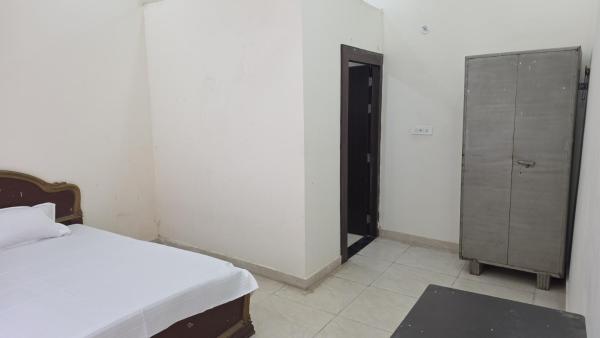Shri Hit Sadan Home Stay - 브린다반