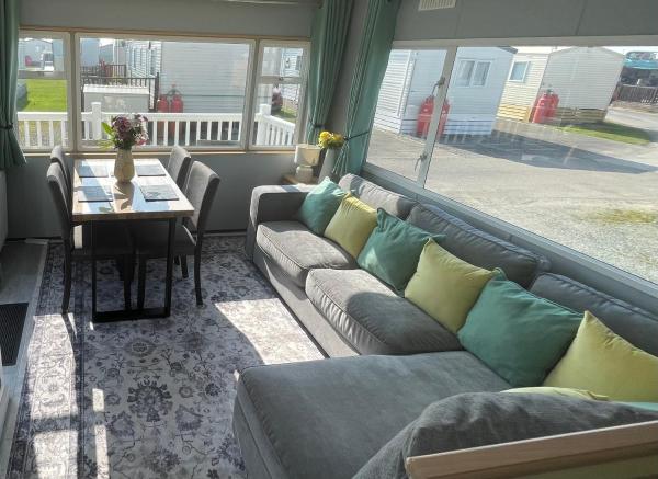 The Dean's On The Edge - Morecambe