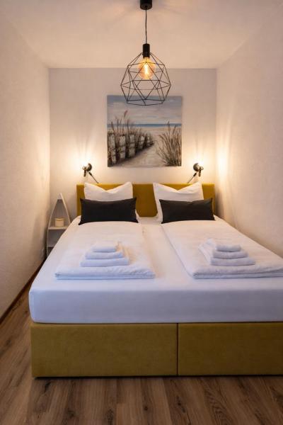 2 Zimmer Wohnung Mit Blick Auf Das Schulschiff Deutschland - Bremerhaven