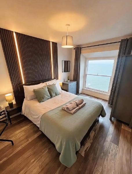 Two Bed Seafront Apartment - Sea Views - Aberystwyth