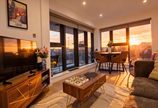 Luxury 2br Penthouse-1, Private Terrace, City Center, Free Parking - Leeds