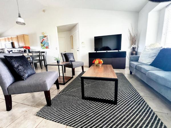 Cozy 3 Bedrooms Town Home In Chandler With Community Pool - Sun Lakes, AZ