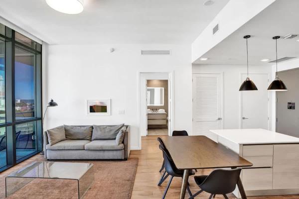 17west Spacious 2br Apartment With Balcony -505 - Miami Beach