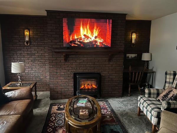 Hidden Cabin Vibes Cozy Fireplace Retreat - Oglebay Resort, WV