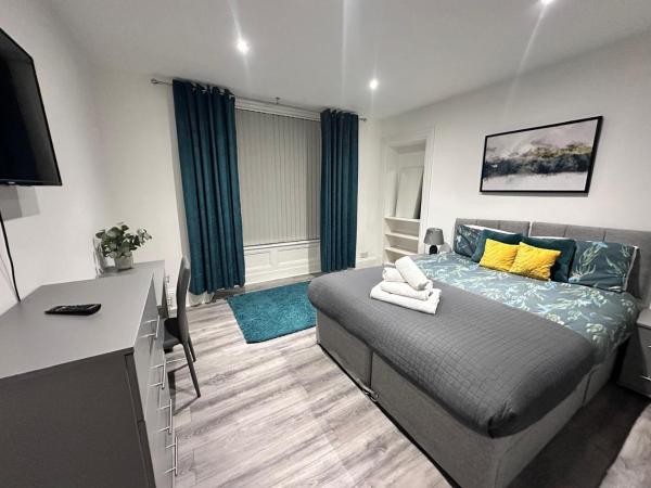 Bright City Apt - King Bed - Parking & Wi-fi - Dundee
